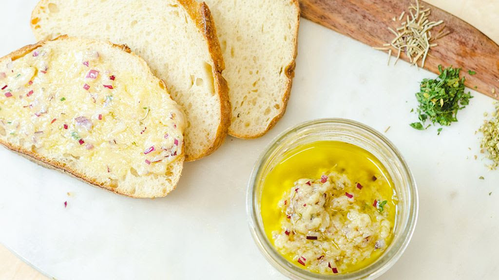 GARLIC & HERB DRIZZLE OLIVE OIL